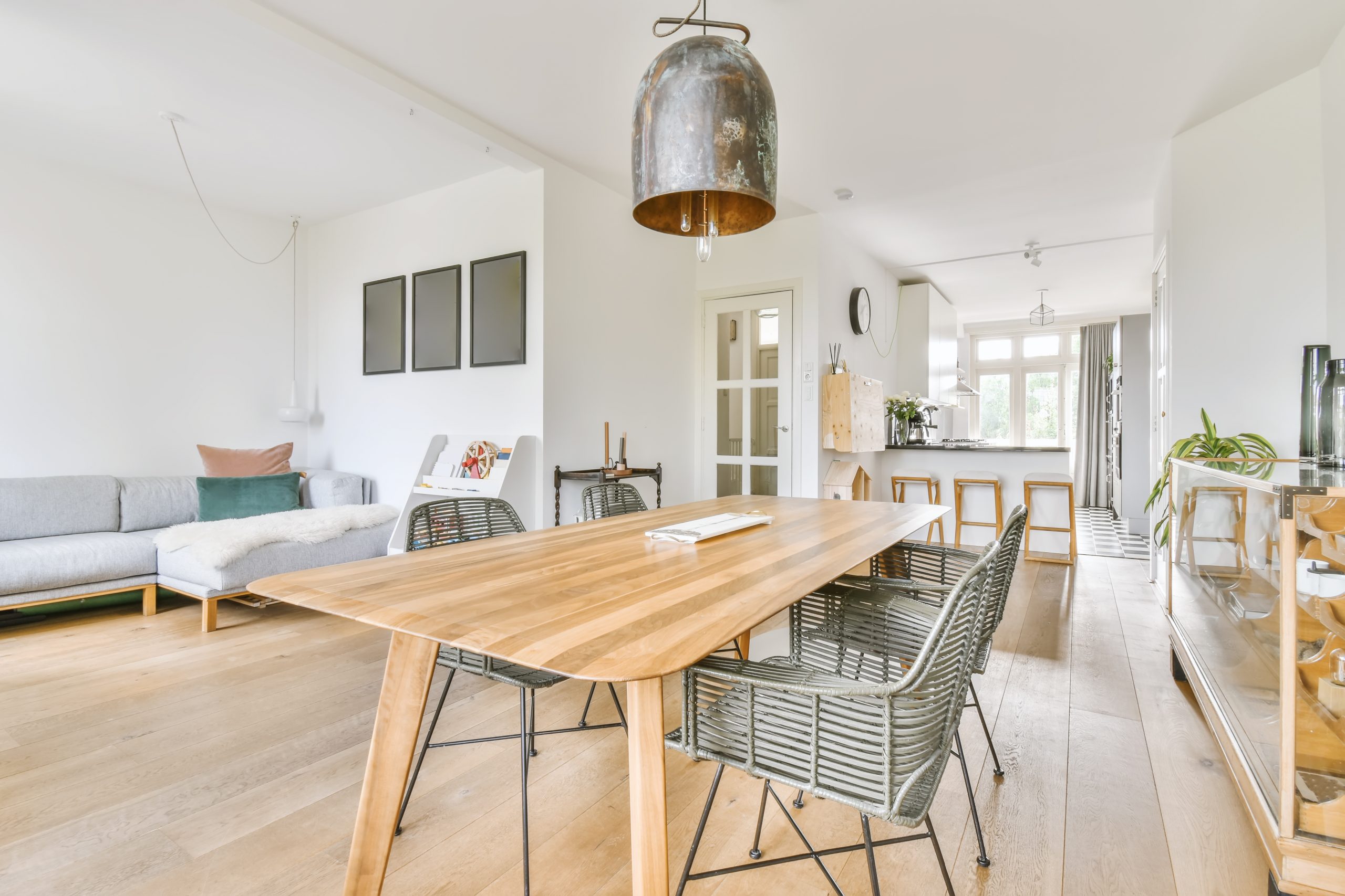 Cómo elegir la mesa de comedor perfecta según tu hogar